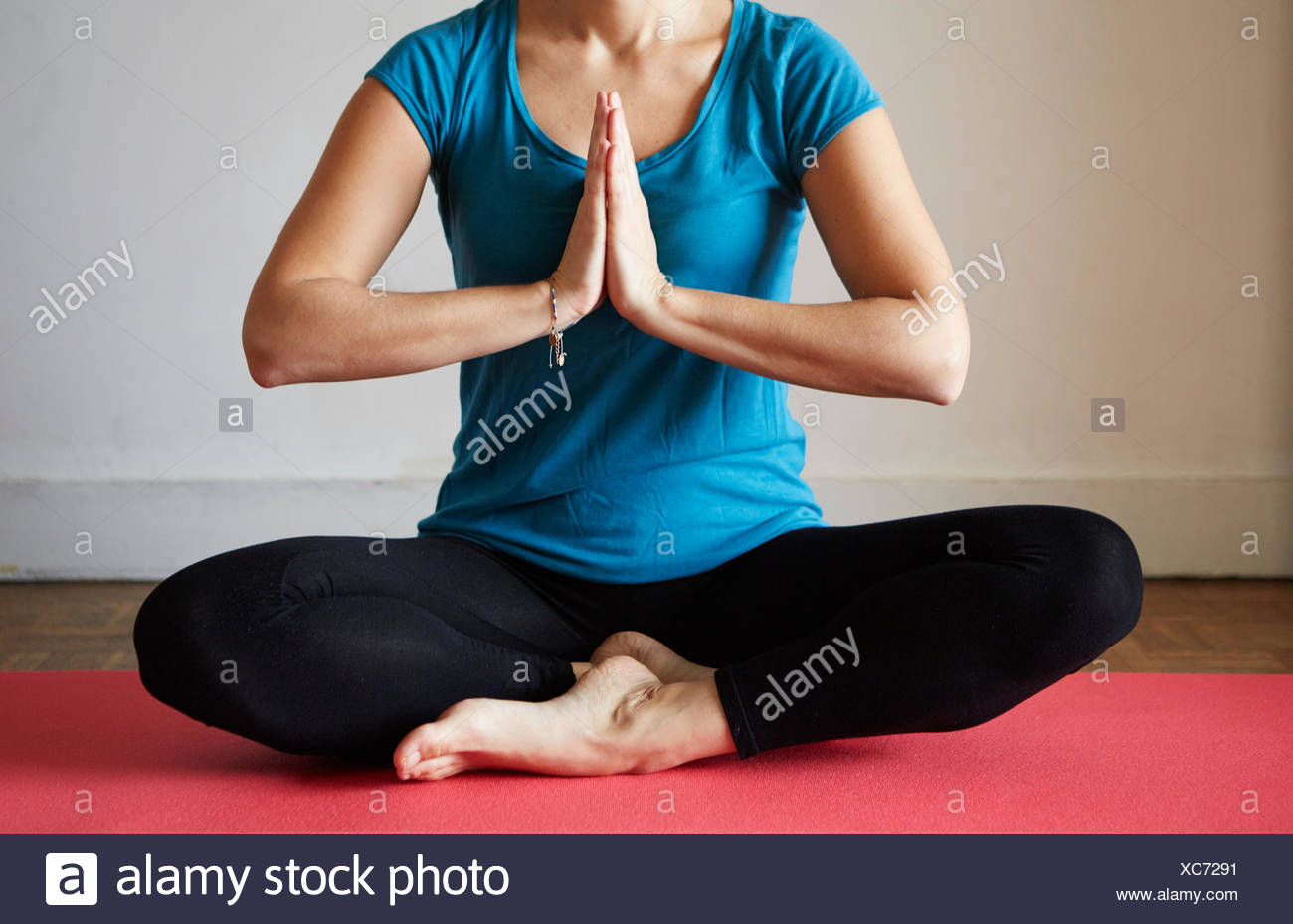 Hands Crossed Stock Photos & Hands Crossed Stock Images - Alamy