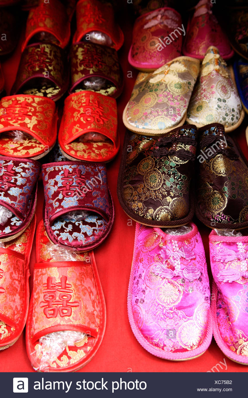 Chinese Slippers Stock Photos & Chinese Slippers Stock Images - Alamy