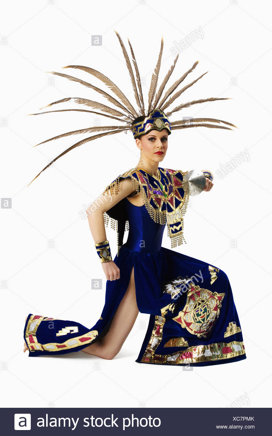 Aztec Woman Wearing Traditional Costume Stock Photos & Aztec Woman ...