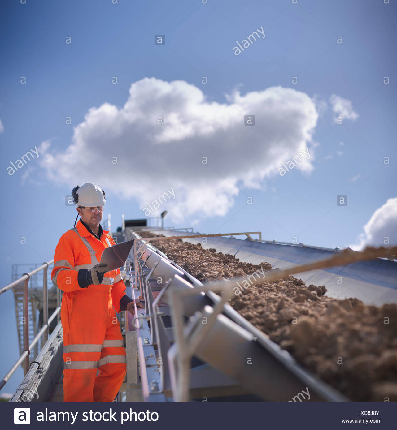 Screening Conveyor High Resolution Stock Photography and Images - Alamy