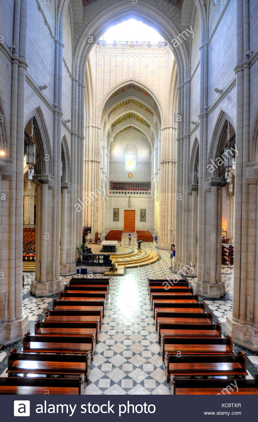 Aisle Of A Cathedral High Resolution Stock Photography and Images - Alamy