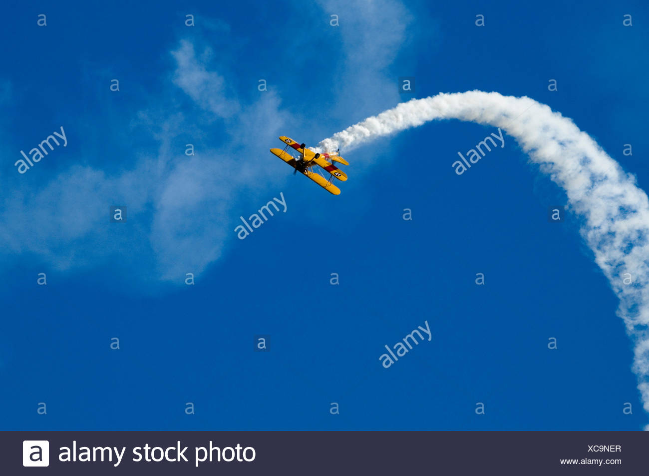 Smoking Plane Engine High Resolution Stock Photography and Images - Alamy