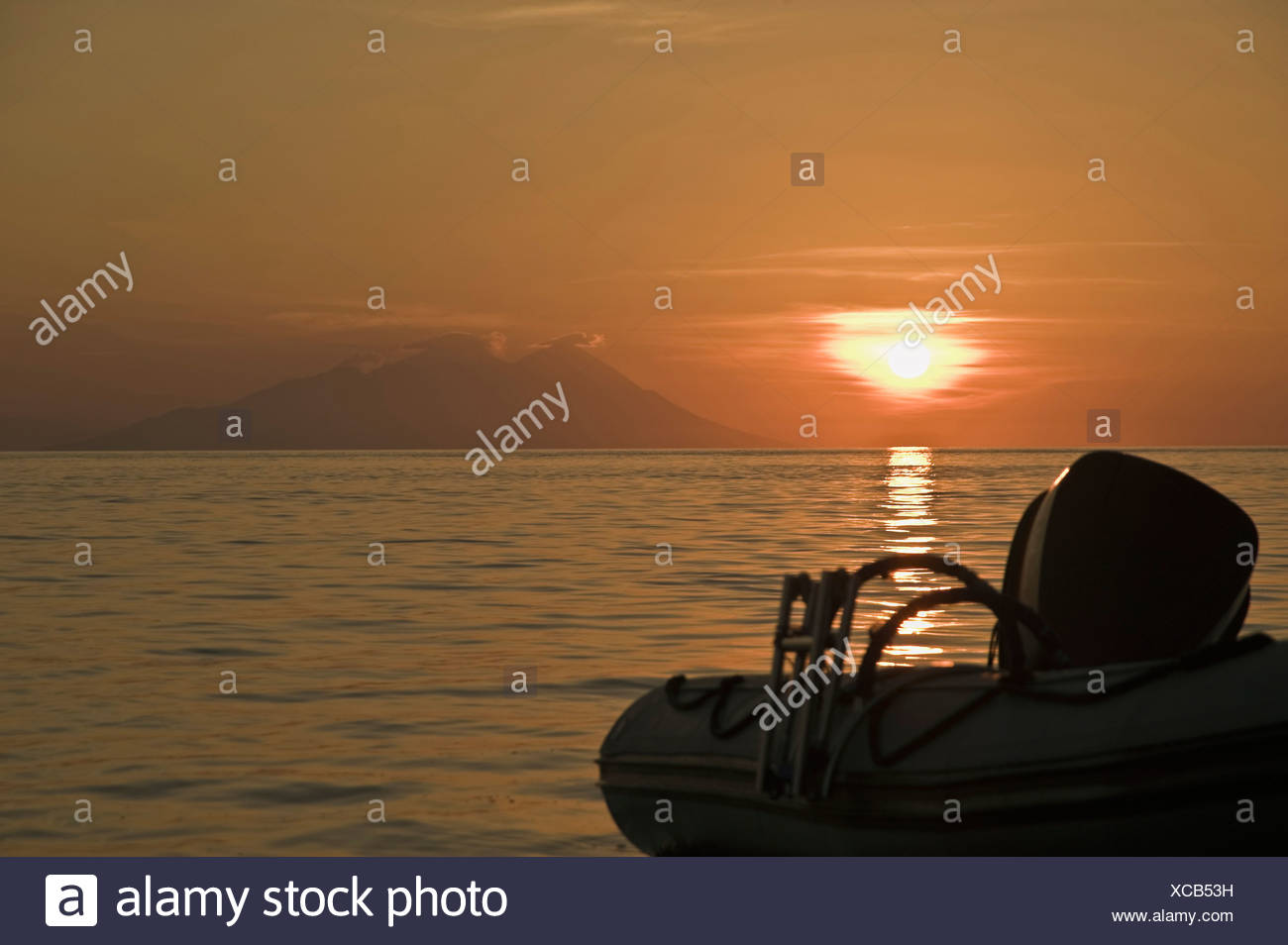 Rubber Raft Boat High Resolution Stock Photography and Images - Alamy