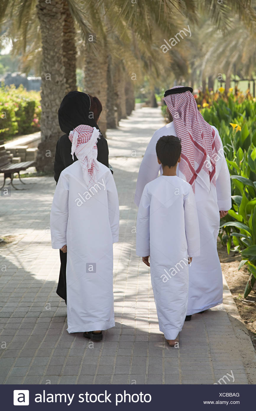 Middle Eastern People Walking Stock Photos & Middle Eastern People ...