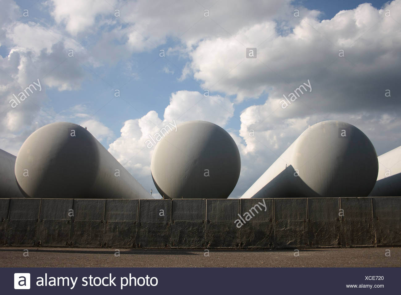 Erdgastanks High Resolution Stock Photography and Images - Alamy