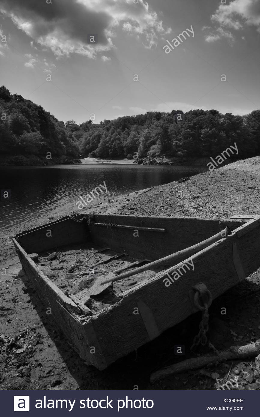 Flat Bottomed Boat High Resolution Stock Photography and Images - Alamy