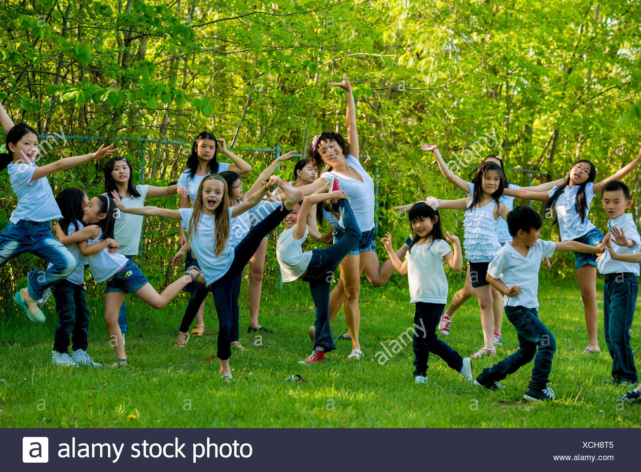 Large Group Of Children High Resolution Stock Photography and Images ...