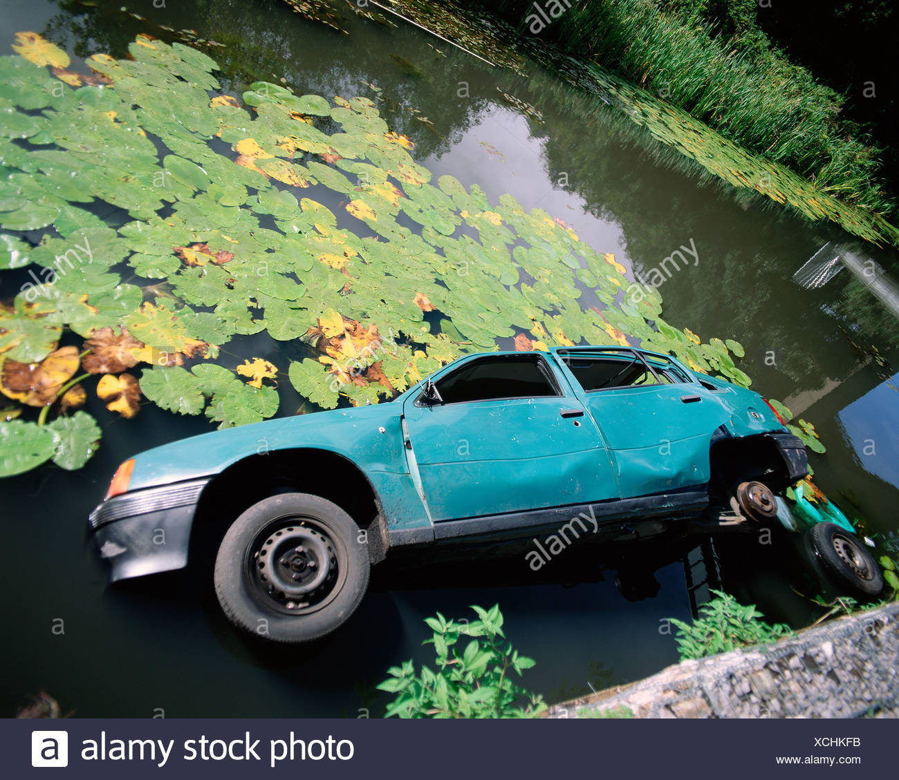 Dumped Car Stock Photos & Dumped Car Stock Images - Alamy