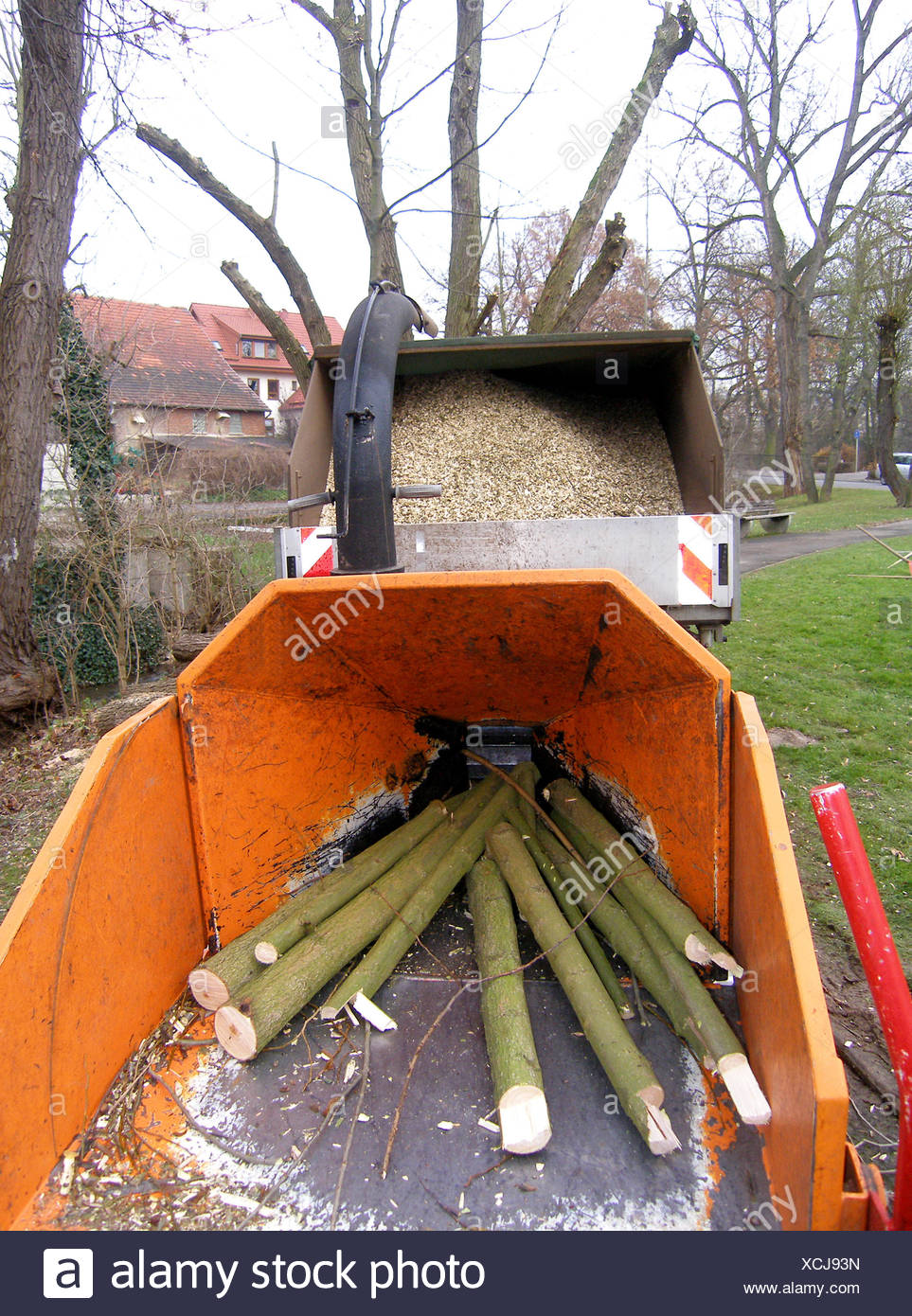 Holz Schreddern High Resolution Stock Photography and Images - Alamy