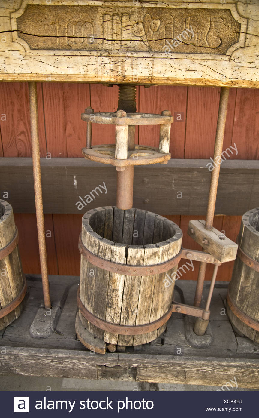Vintage Wine Press High Resolution Stock Photography and Images - Alamy