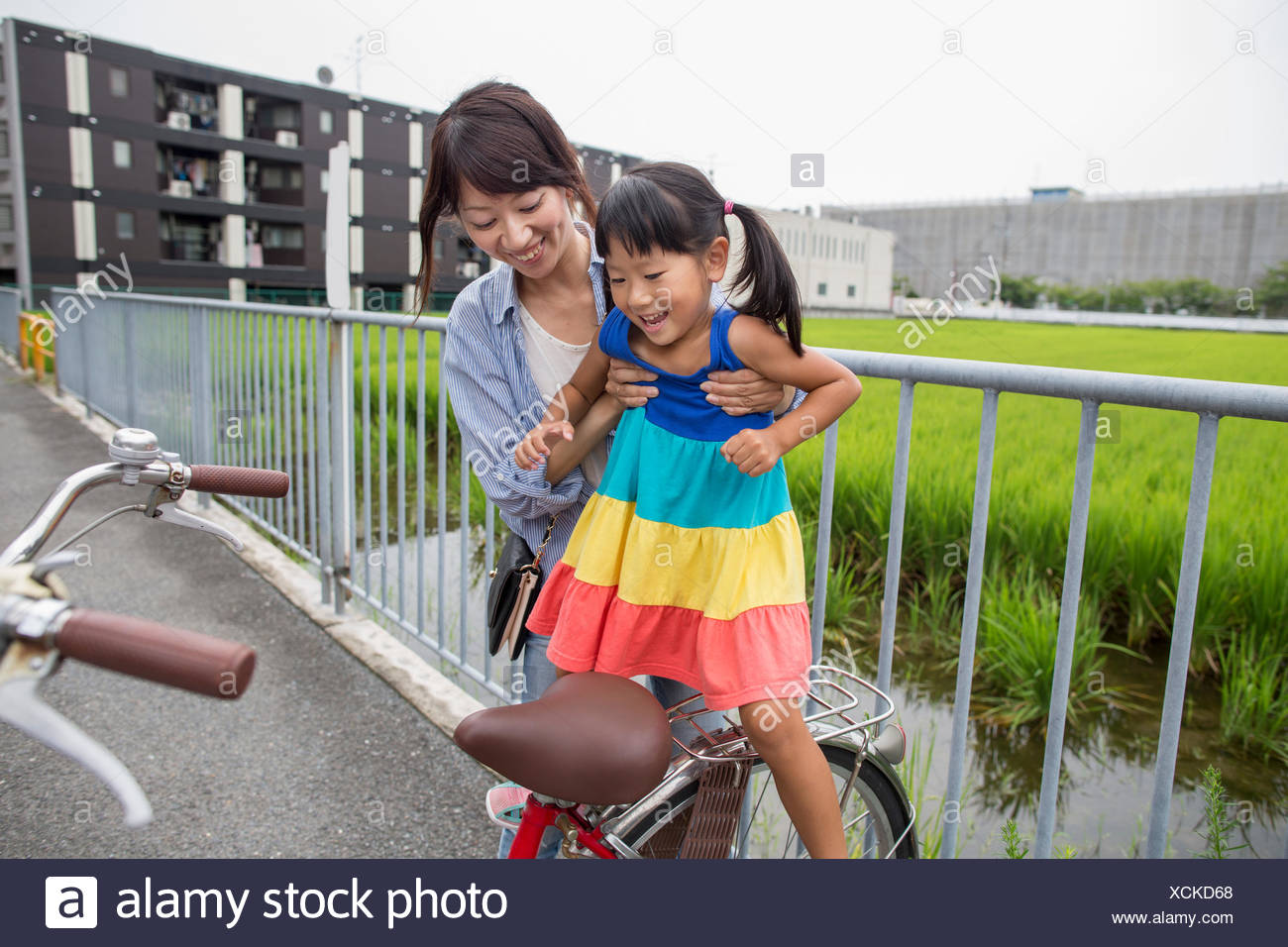 Japanese Mother Daughter Stock Photos & Japanese Mother Daughter Stock ...