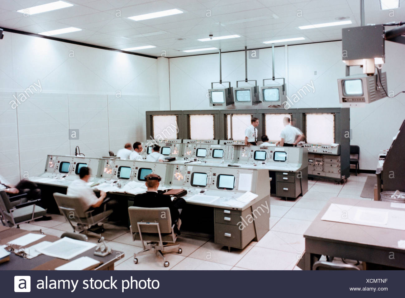 Nasa Space Center Control Room Stock Photos & Nasa Space Center Control ...
