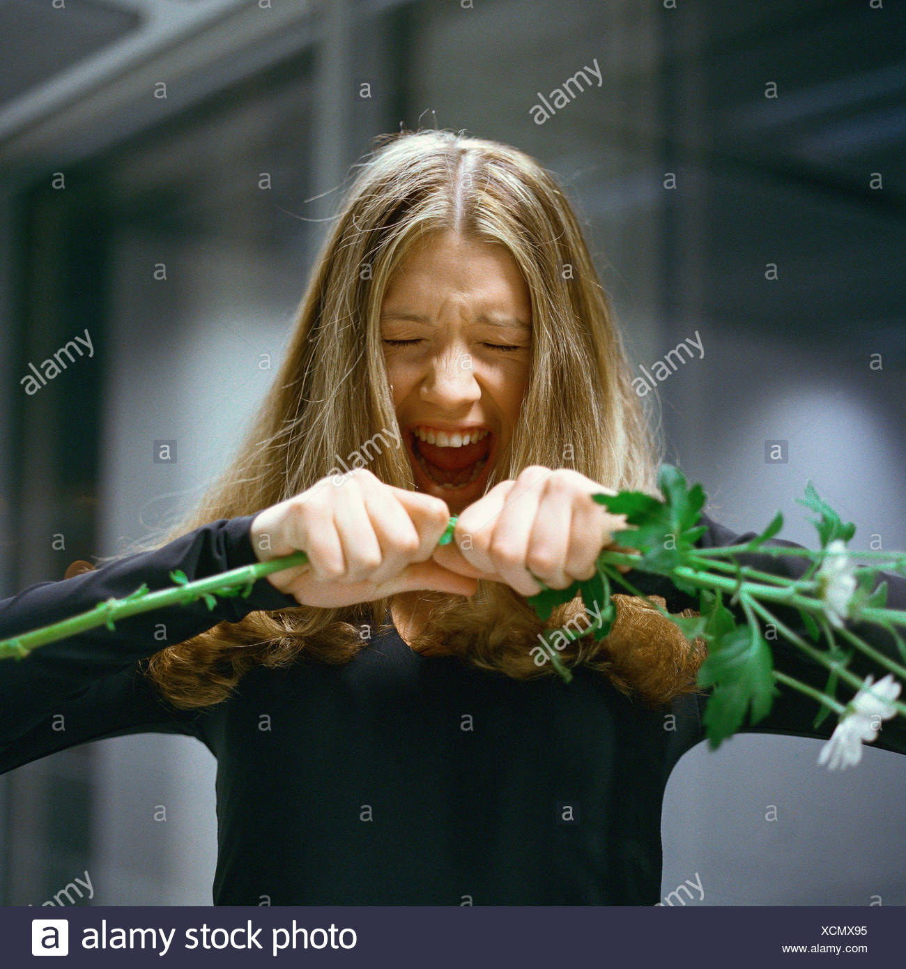 Women Hand Out Flowers High Resolution Stock Photography and Images - Alamy