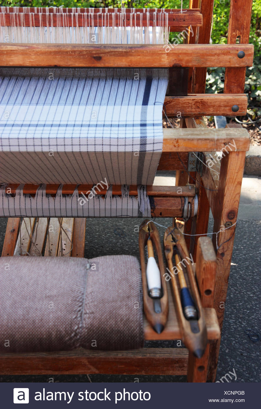 Cloth Weaver High Resolution Stock Photography and Images - Alamy