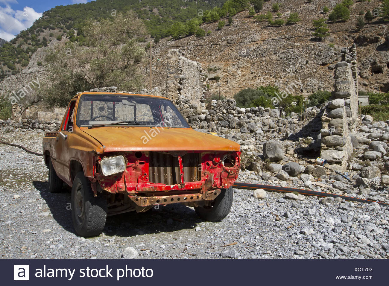 Destroyed Car Stock Photos & Destroyed Car Stock Images - Alamy