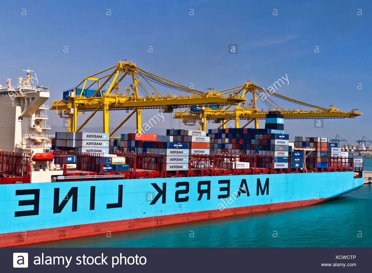 Unloading Of Ships Stock Photos & Unloading Of Ships Stock Images - Alamy