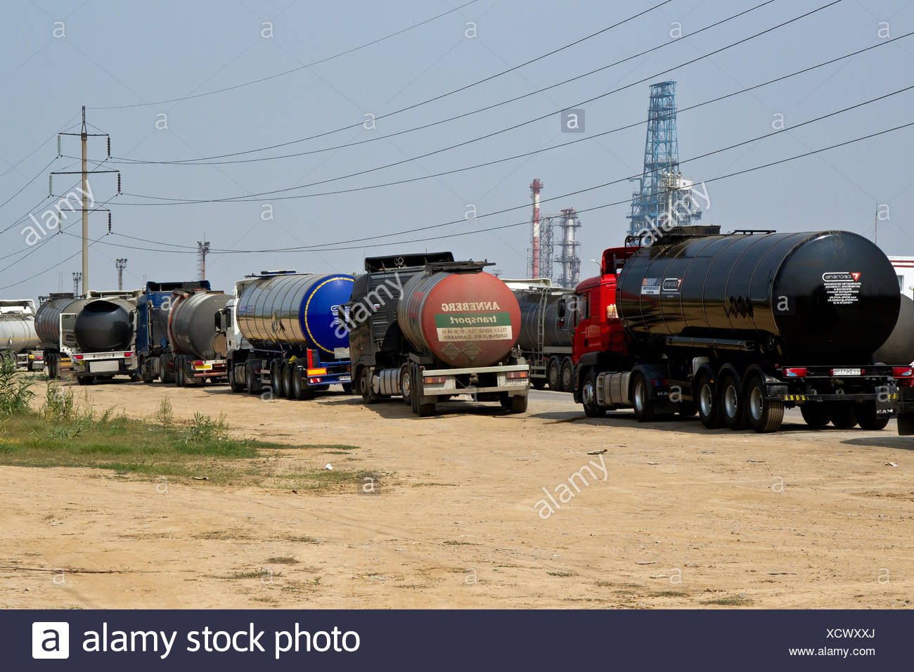 Bitumen Tanker Stock Photos & Bitumen Tanker Stock Images - Alamy