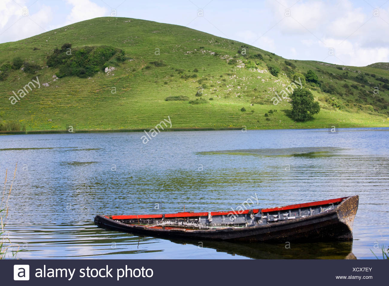 Boat Sinking Stock Photos & Boat Sinking Stock Images - Alamy