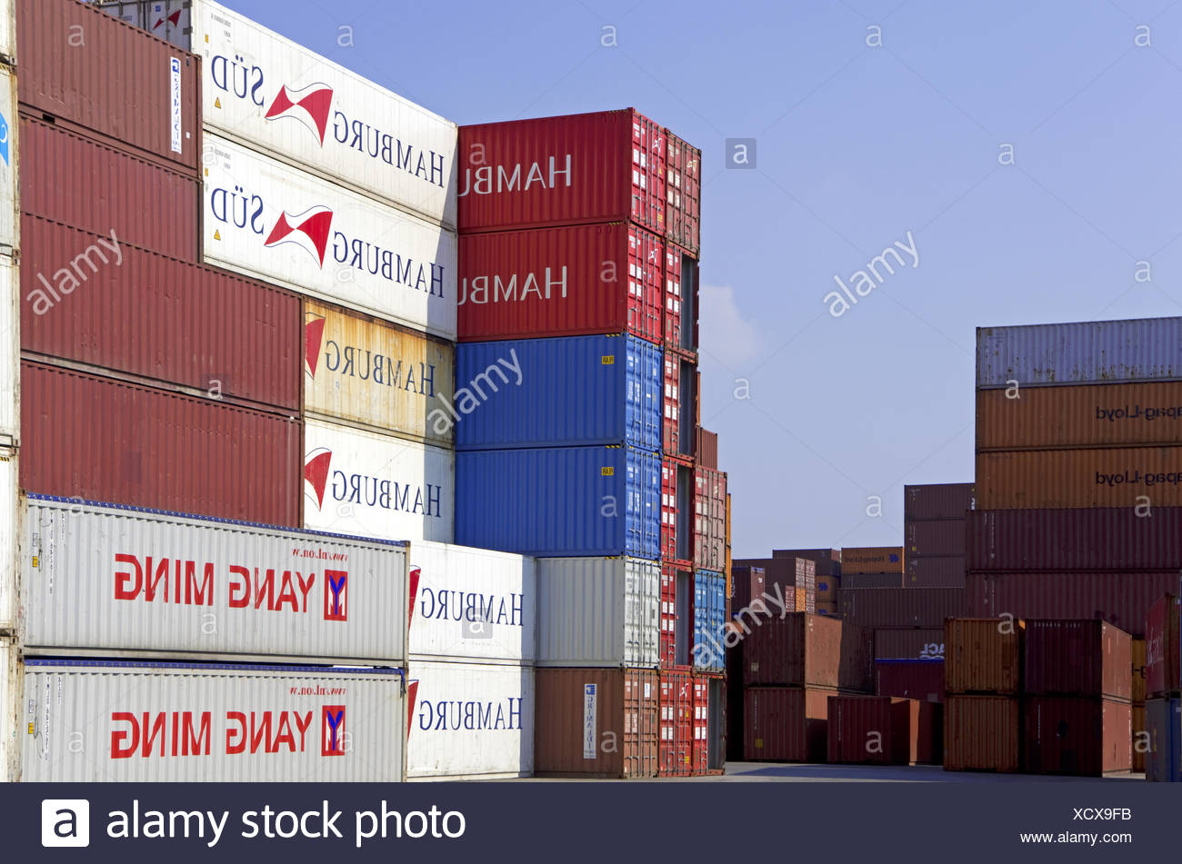 Yang Ming Shipping Containers High Resolution Stock Photography and ...