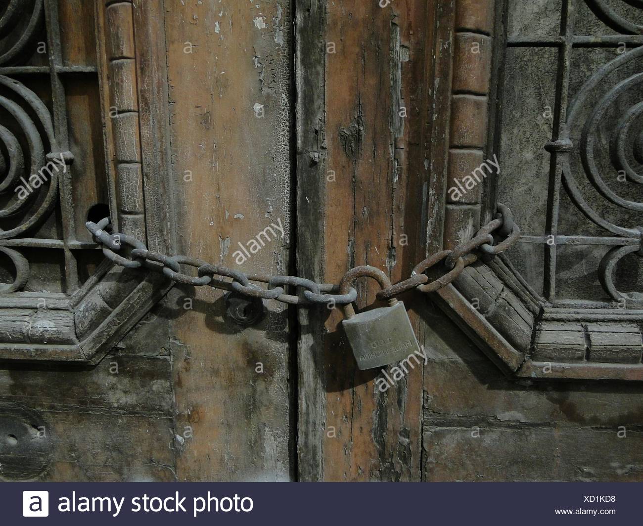 Old Chain Lock High Resolution Stock Photography and Images - Alamy