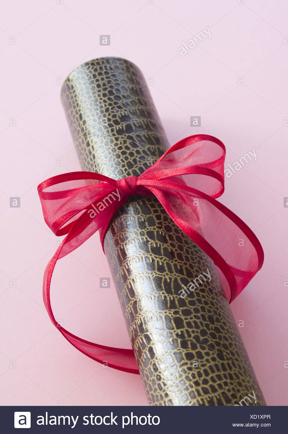 Diploma Tube High Resolution Stock Photography and Images - Alamy