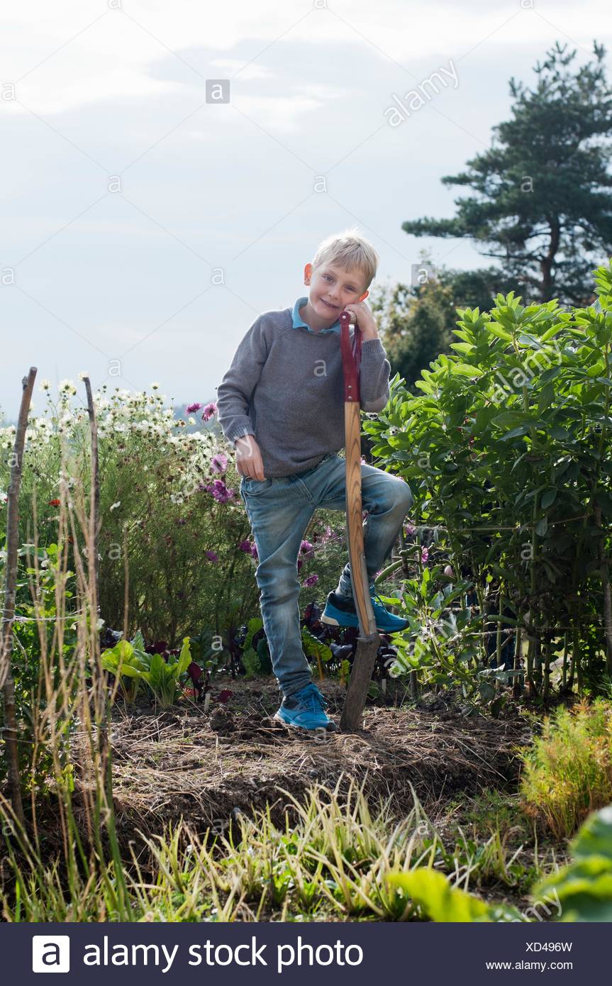 Boy Digging High Resolution Stock Photography and Images - Alamy