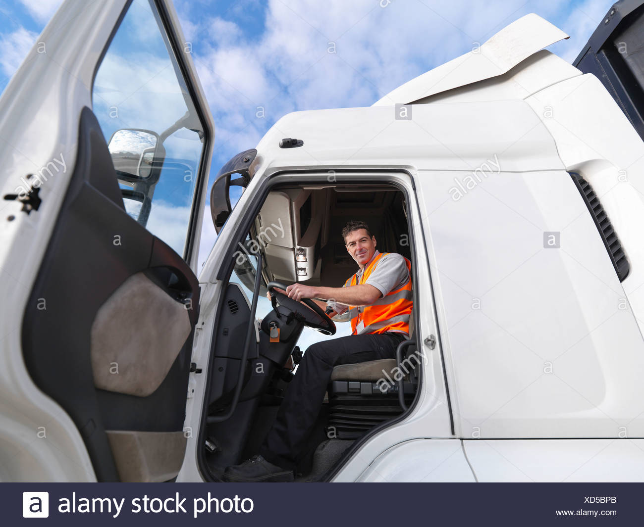 Semi Truck Driving High Resolution Stock Photography and Images - Alamy