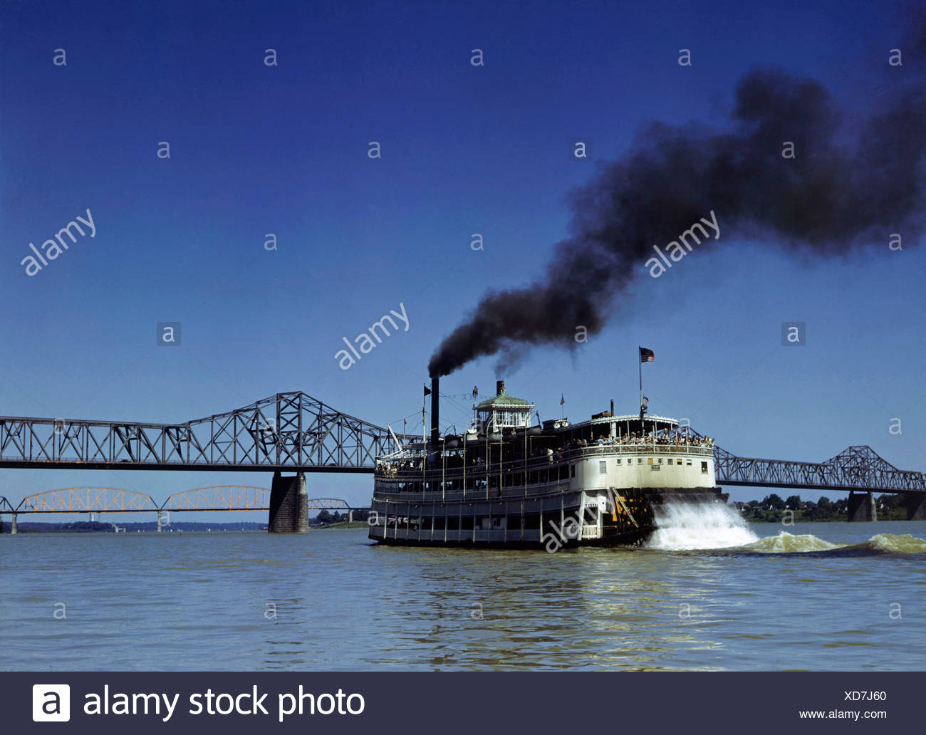 Old Fashioned Riverboat Stock Photos & Old Fashioned Riverboat Stock ...
