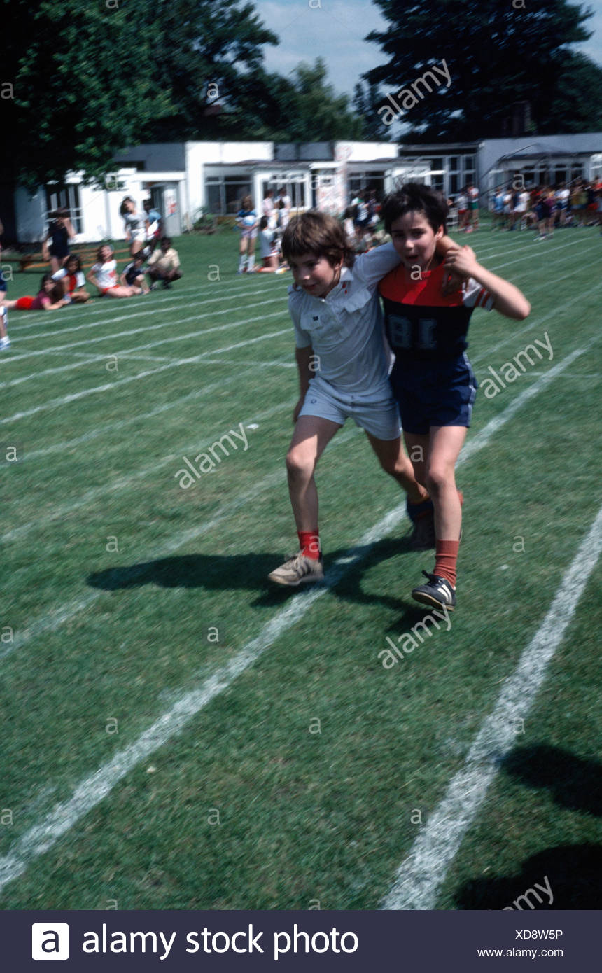 A Three Legged Race Stock Photos & A Three Legged Race Stock Images - Alamy