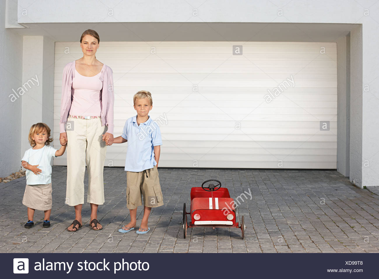 Car Garage Outside High Resolution Stock Photography and Images - Alamy