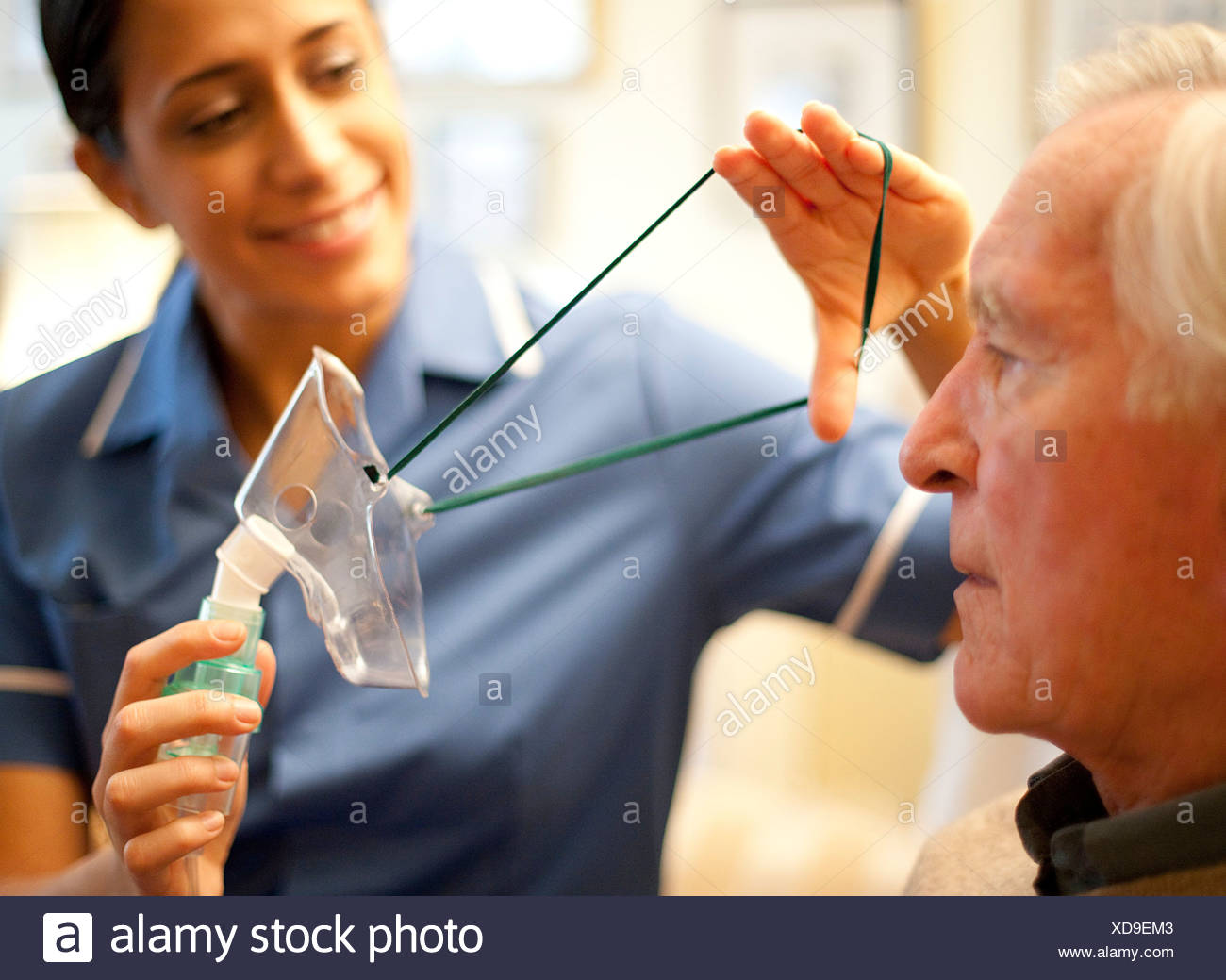 Oxygen Mask Stock Photos & Oxygen Mask Stock Images - Alamy