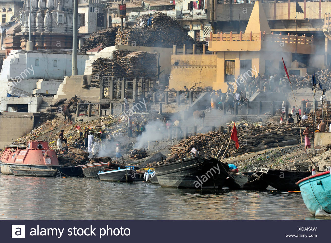 Hindu Cremation By River Ganges, India High Resolution Stock ...