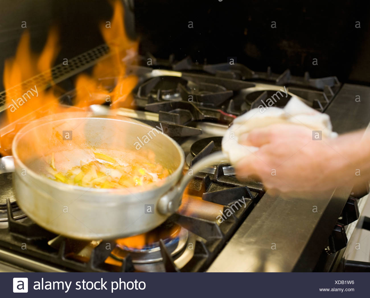 Pan Fire Stock Photos & Pan Fire Stock Images - Alamy