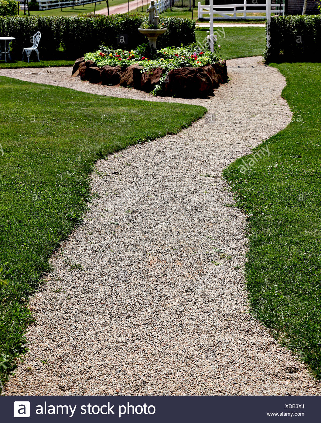Pebble Stone Path Walkway Stock Photos & Pebble Stone Path Walkway ...