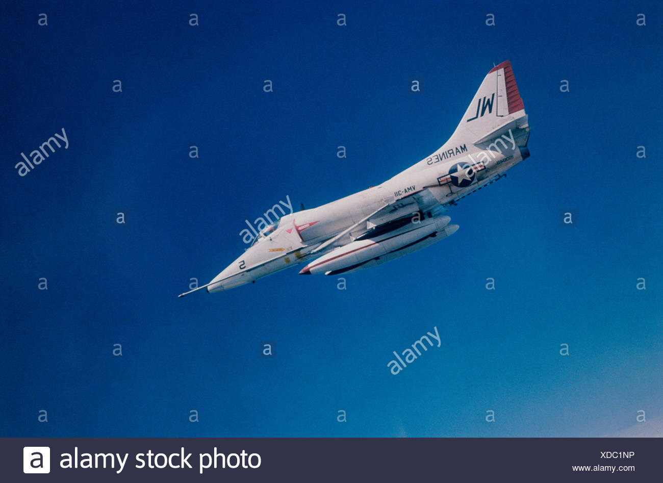 Navy A 4 Skyhawk Stock Photos & Navy A 4 Skyhawk Stock Images - Alamy