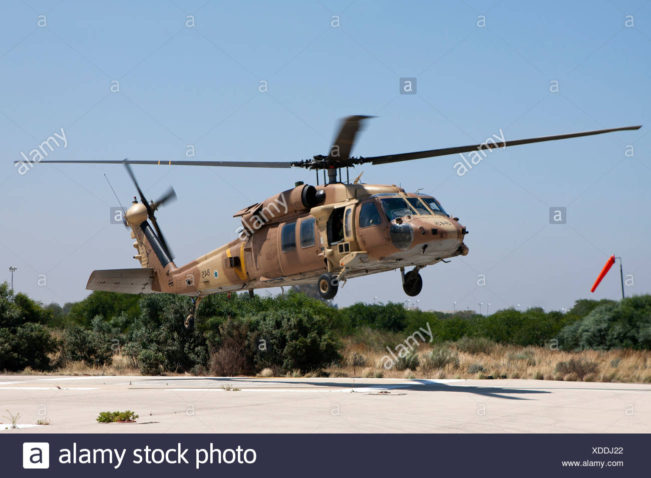 Black Hawk Helicopters In Flight High Resolution Stock Photography and ...