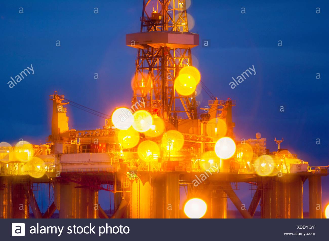Drilling Rig Night High Resolution Stock Photography and Images - Alamy