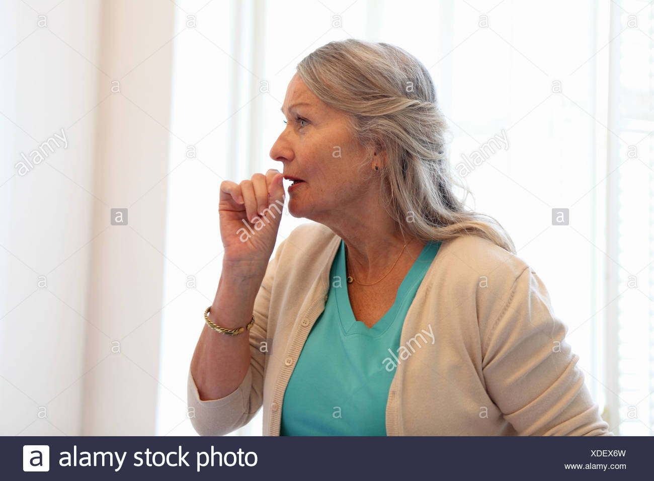 Sick Women Coughing Stock Photos & Sick Women Coughing Stock Images - Alamy