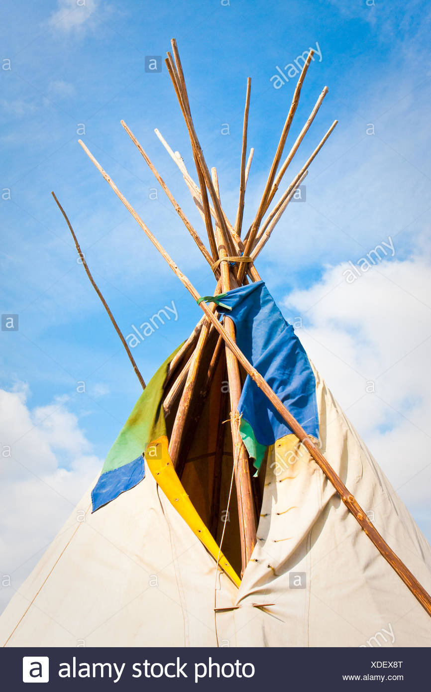 Traditional Aboriginal Shelter High Resolution Stock Photography and ...