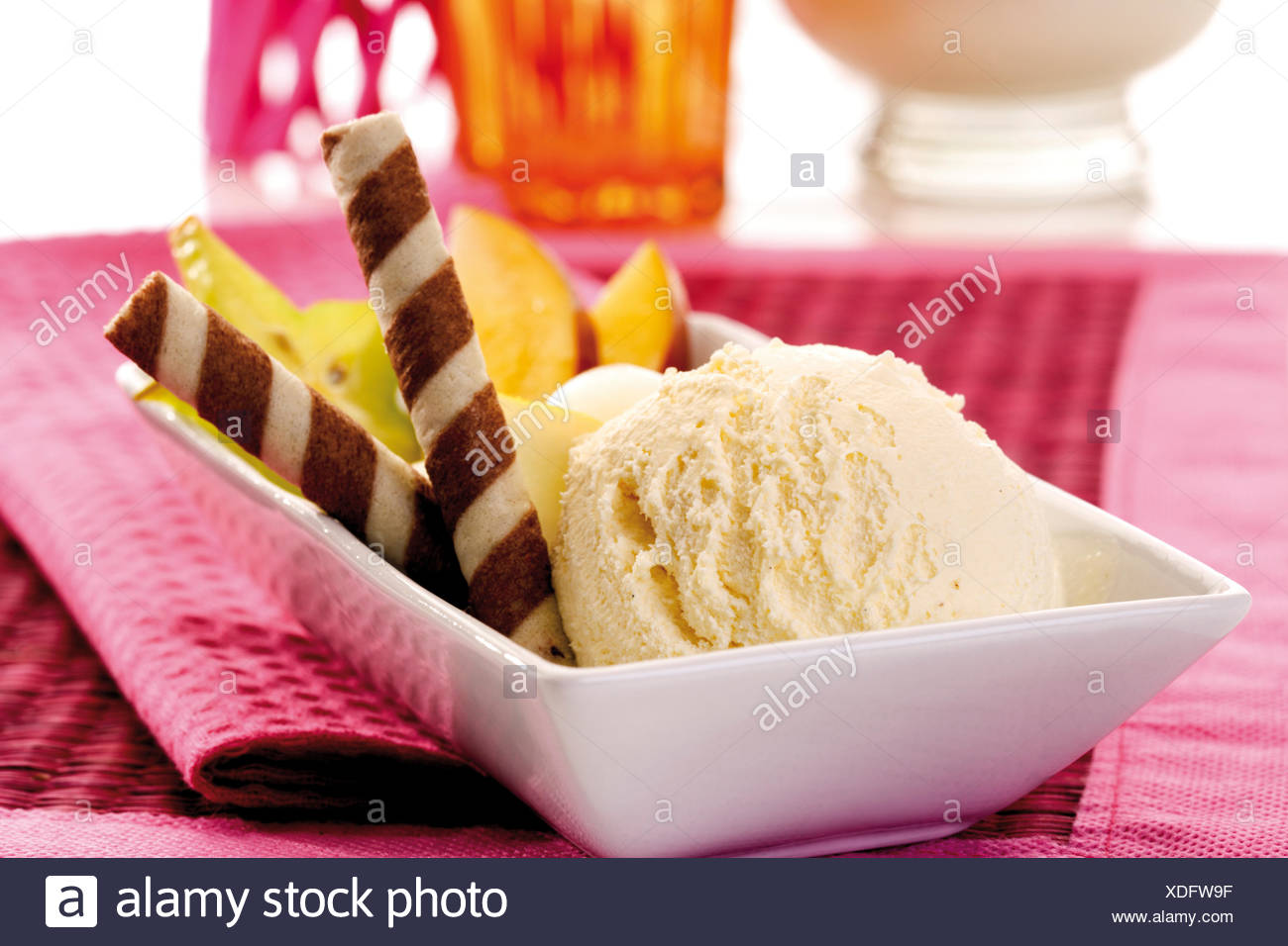 Ice Cream Wafers Stock Photos & Ice Cream Wafers Stock Images - Alamy