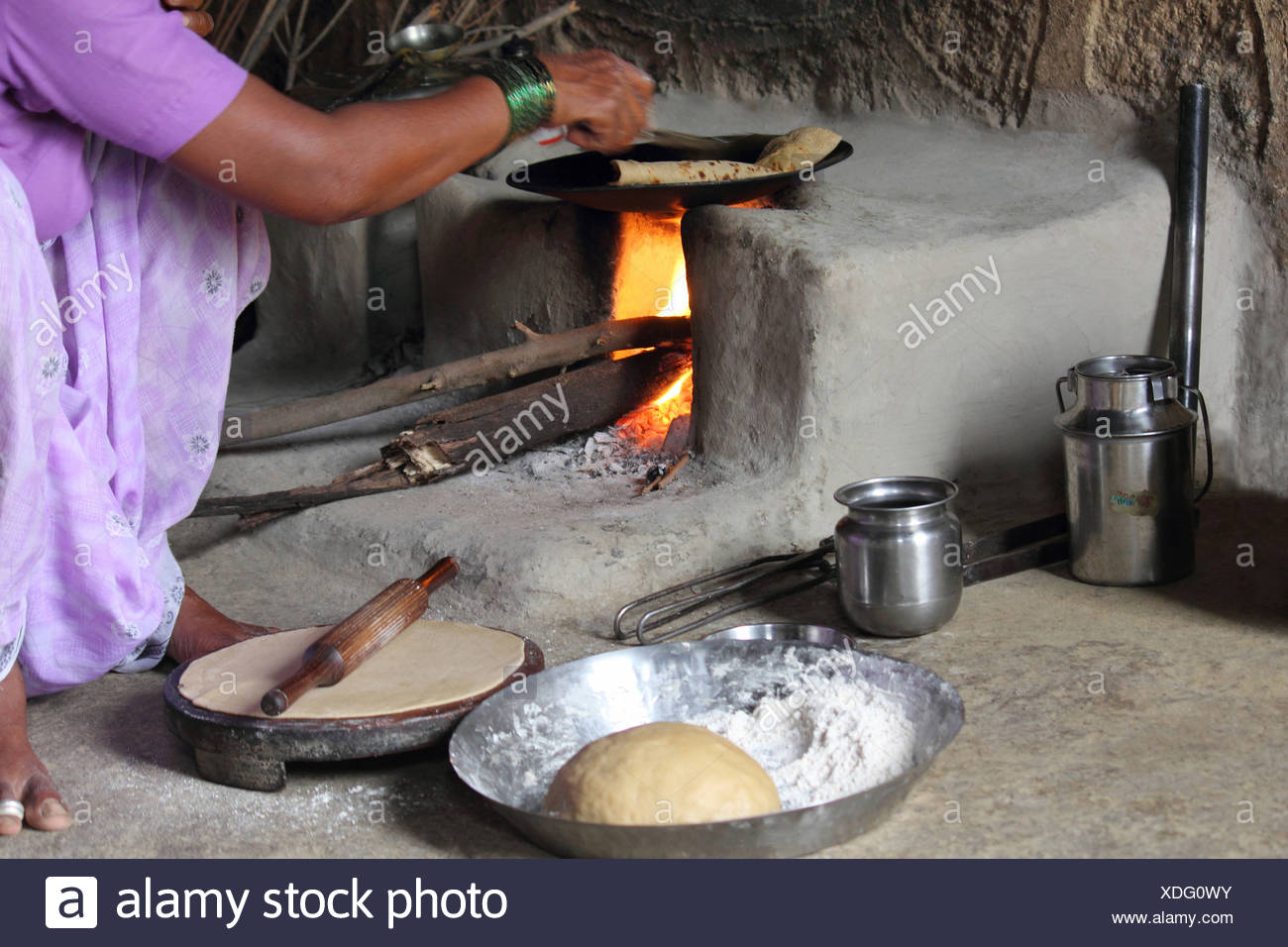 Chapati Making High Resolution Stock Photography and Images - Alamy