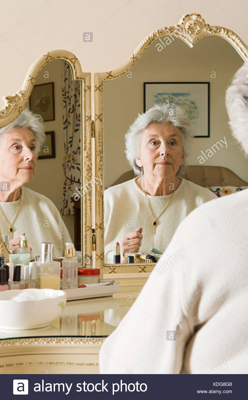 Old Dressing Table High Resolution Stock Photography and Images - Alamy