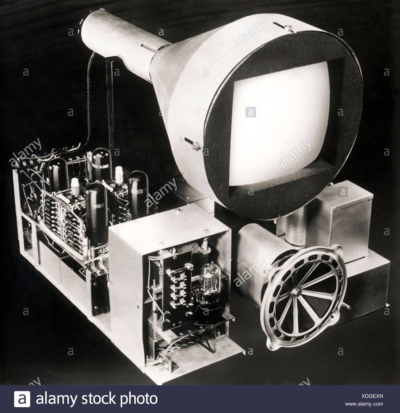 Television Set 1930s Stock Photos & Television Set 1930s Stock Images ...