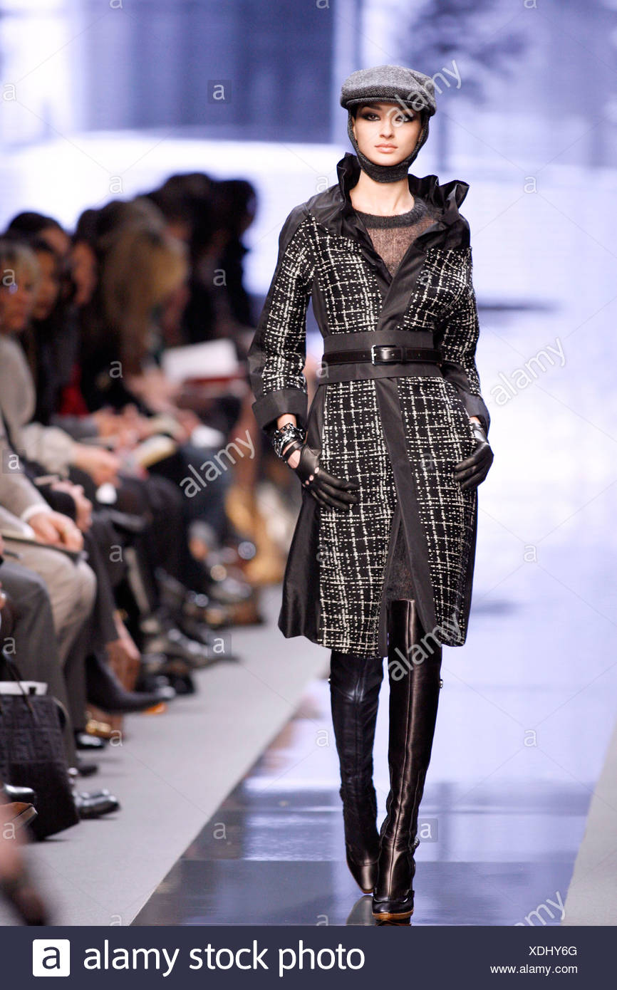 Flat Round Model High Resolution Stock Photography and Images - Alamy