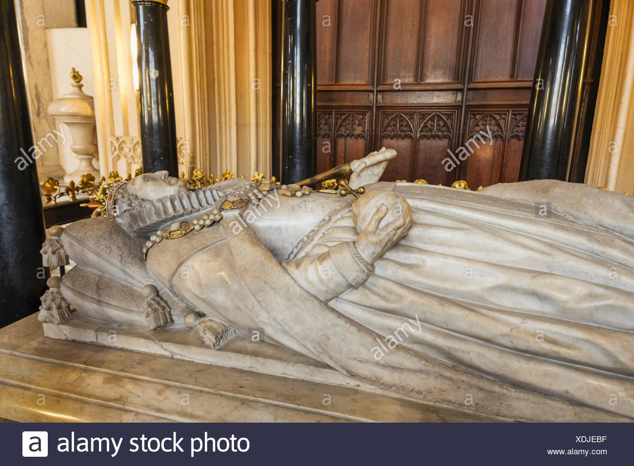 Tomb Queen Elizabeth Westminster Abbey Stock Photos & Tomb Queen ...