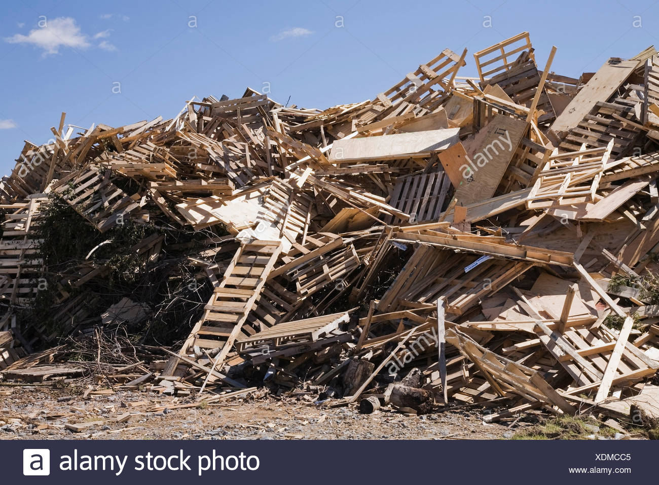 Wood Pallet Stock Photos & Wood Pallet Stock Images - Alamy