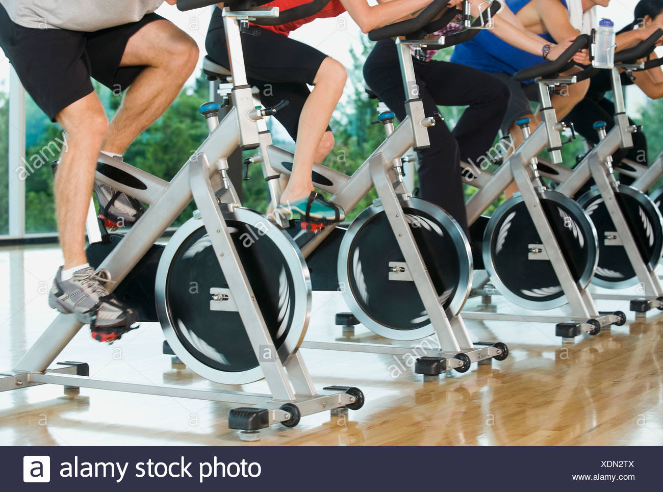 Spinning Class Young High Resolution Stock Photography and Images - Alamy