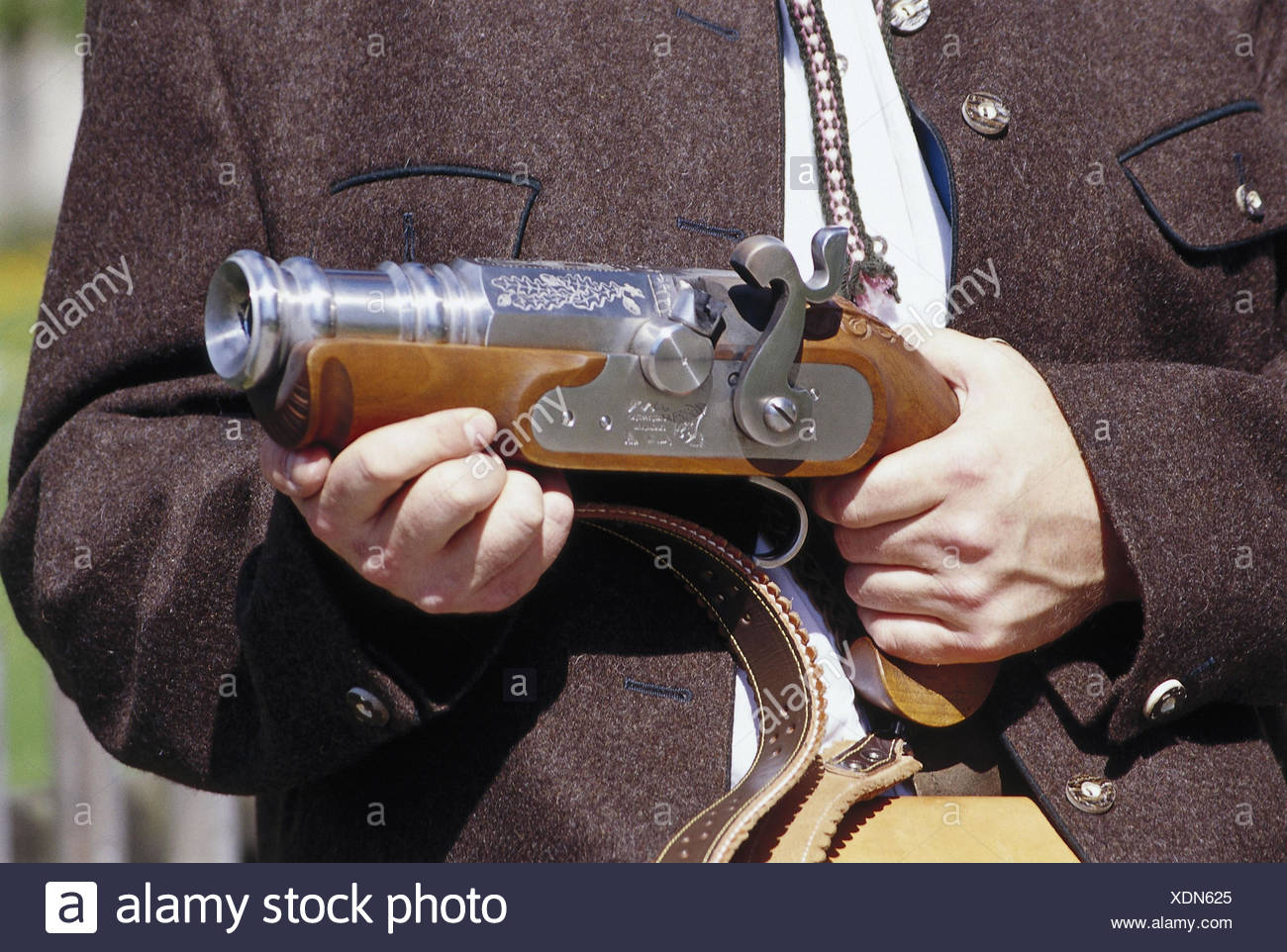 Shooting Muzzle Loader High Resolution Stock Photography and Images - Alamy