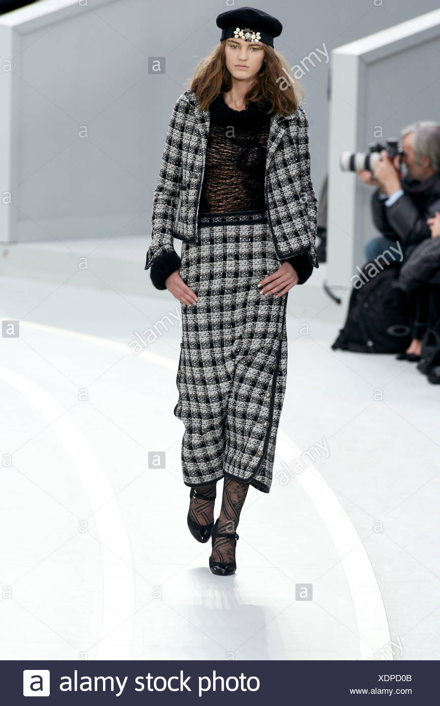 Chanel Ready To Wear 2009 High Resolution Stock Photography and Images ...