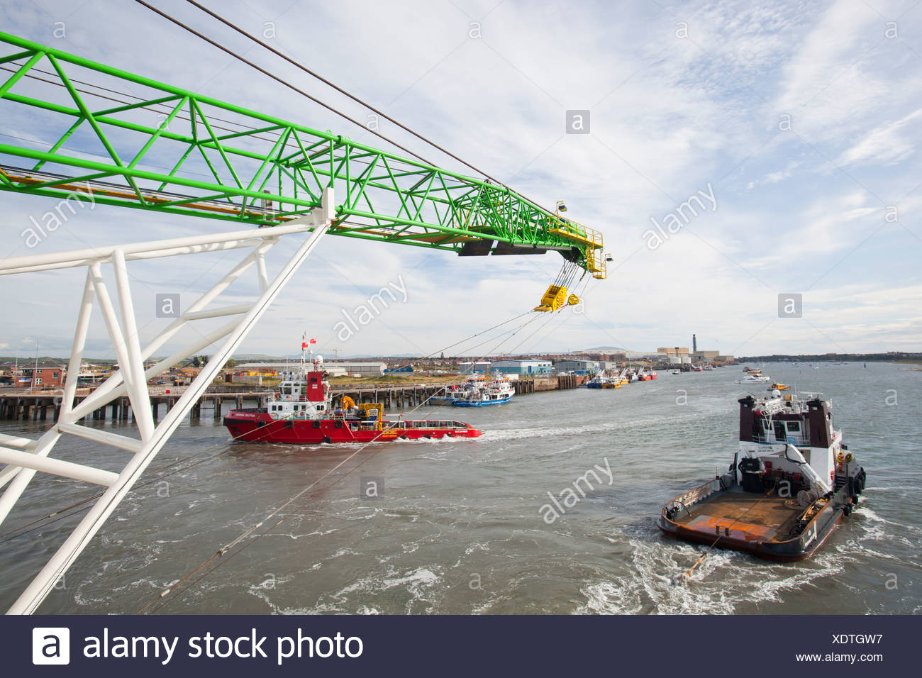 Tug Towing Barge Stock Photos & Tug Towing Barge Stock Images - Alamy